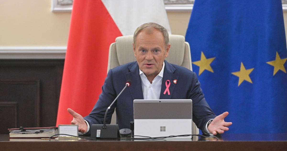 Rok po wyborach parlamentarnych Polacy miażdżąco ocenili rząd Tuska [SONDAŻ]