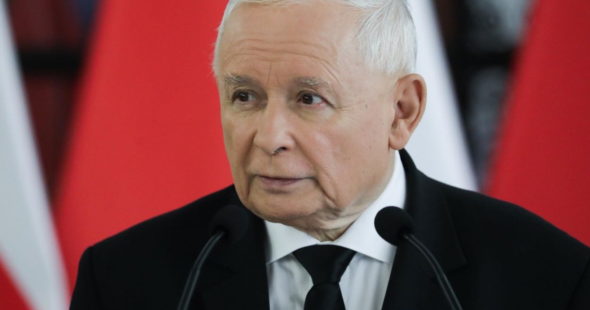 Ks. Michał Olszewski i urzędniczki opuścili areszt. Prezes PiS zabrał głos