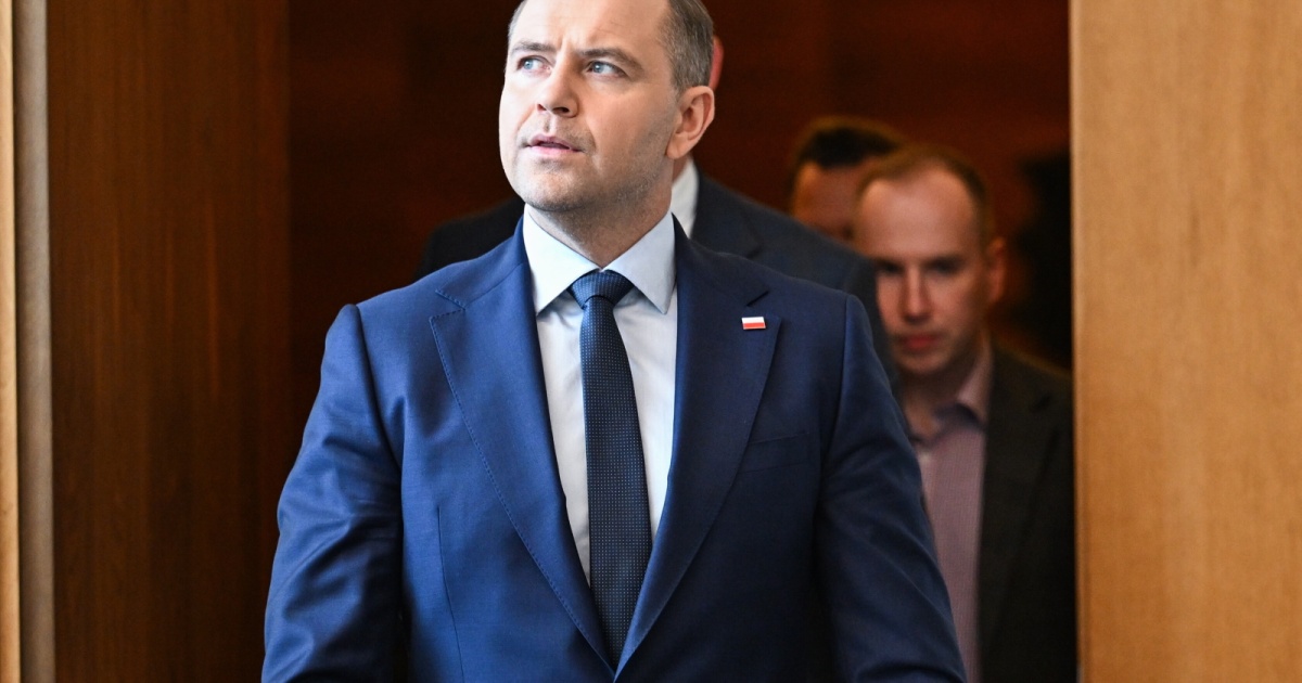 Najnowszy sondaż prezydencki. Co traci Trzaskowski, zyskuje Nawrocki