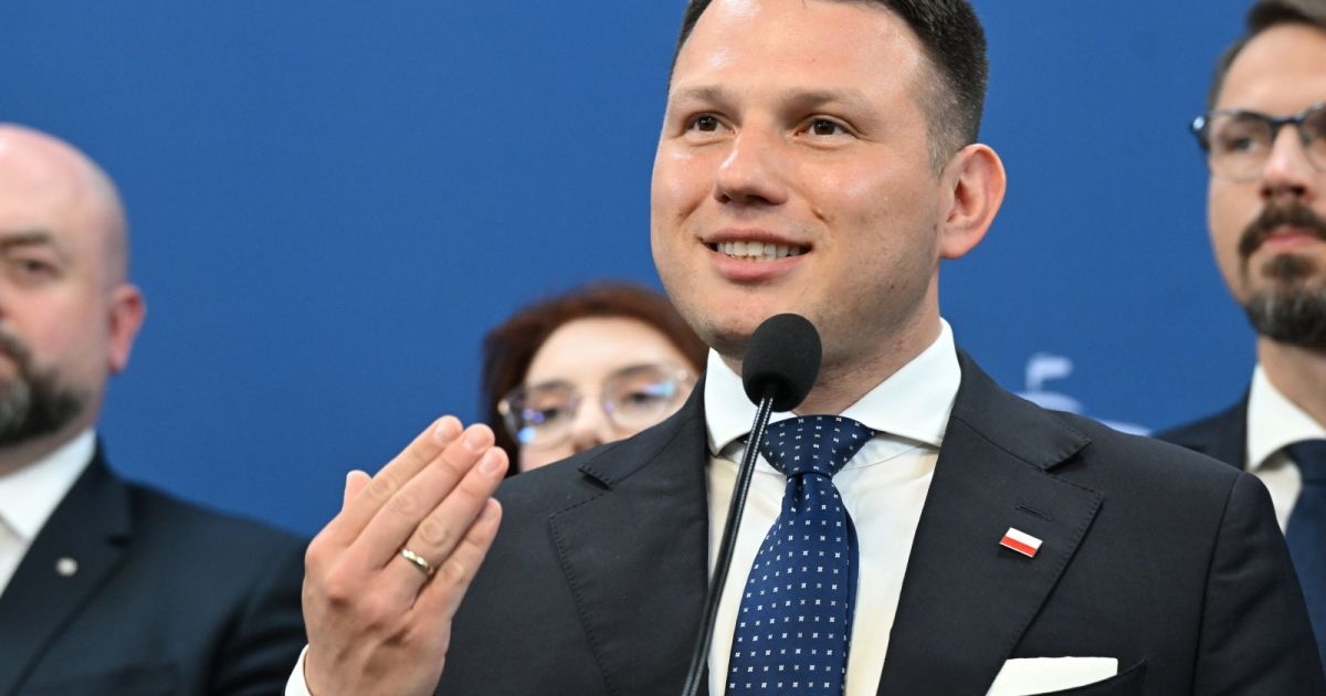 TVN ogłosiła transmisję rozmowy Mentzena z Nawrockim i Trzaskowskim. "Chcecie mi zajumać materiał?"