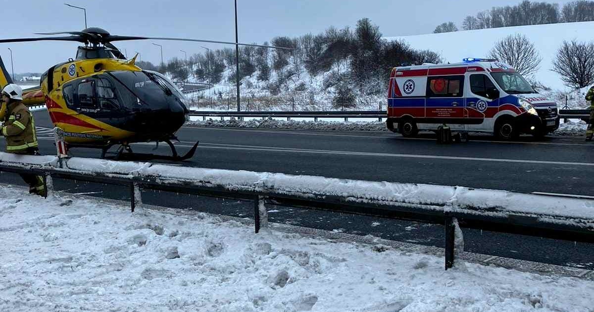 Tragiczny wypadek na autostradzie A4. Samochód osobowy wypadł z trasy